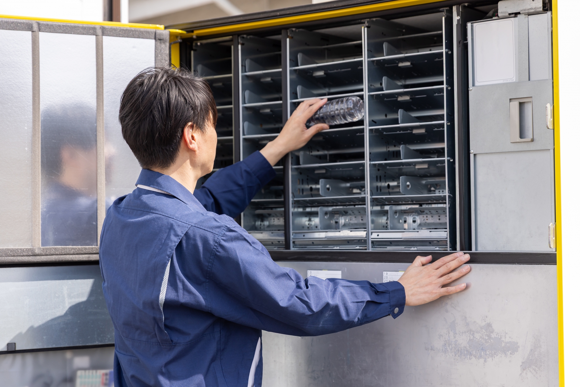 Japan’s Unique Vending Machines: A World of Surprises | WoW! Japan Fun